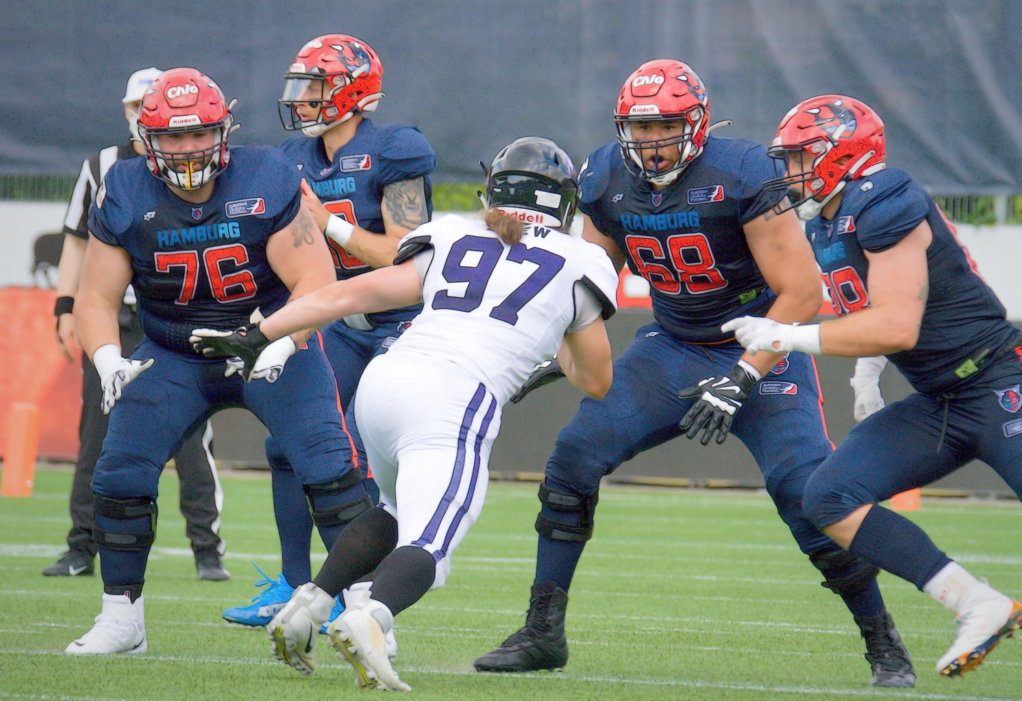 Keanu Ebanks wechselt zu den Panthers - Foot Bowl