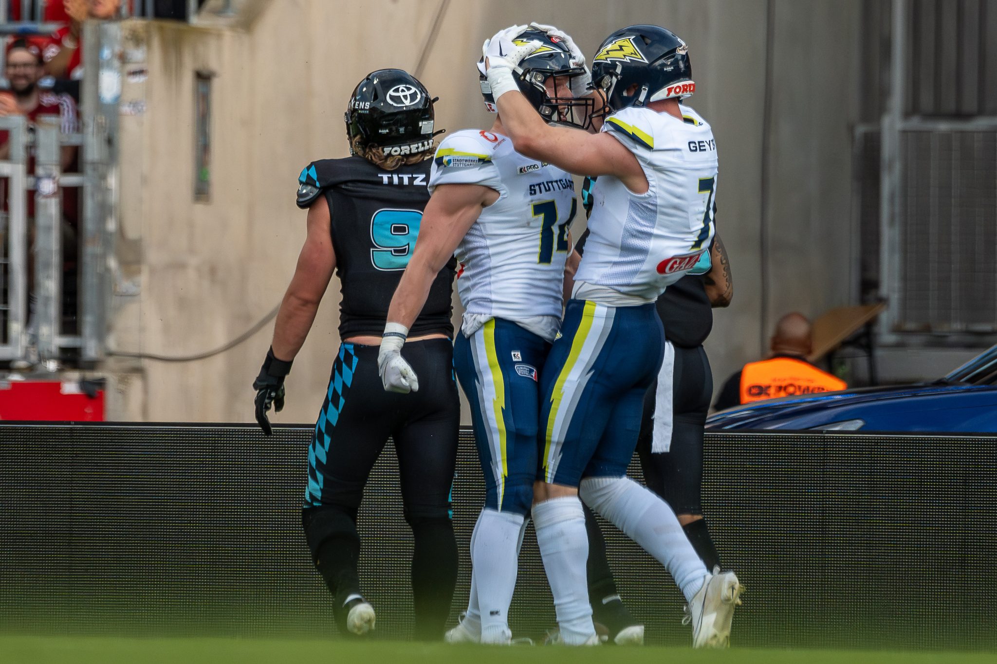 Ravens finden keine Mittel gegen starke Surge Offensive - Foot Bowl