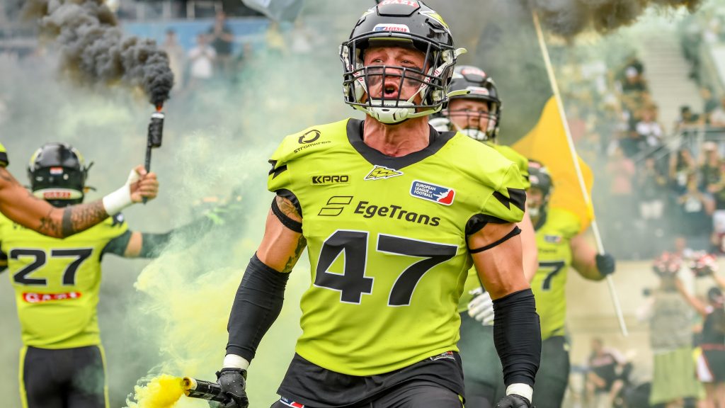 ELF Champion Nikolas Knoblauch entscheidet sich für die IAL - Foot Bowl